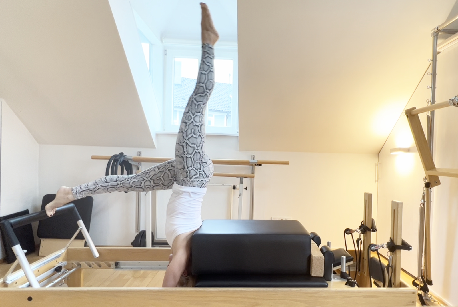 Handstand am Reformer - Zech Pilates